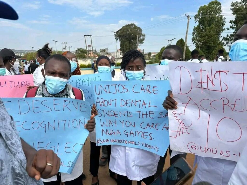 '10 Years, No Graduation': UNIJOS Dental Students Protest Accreditation ...